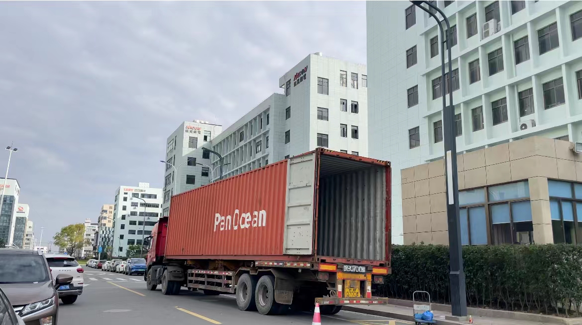 Today 40 Container Loading - Wenzhou Gaoda Paper Tube Machinery Co.,Ltd